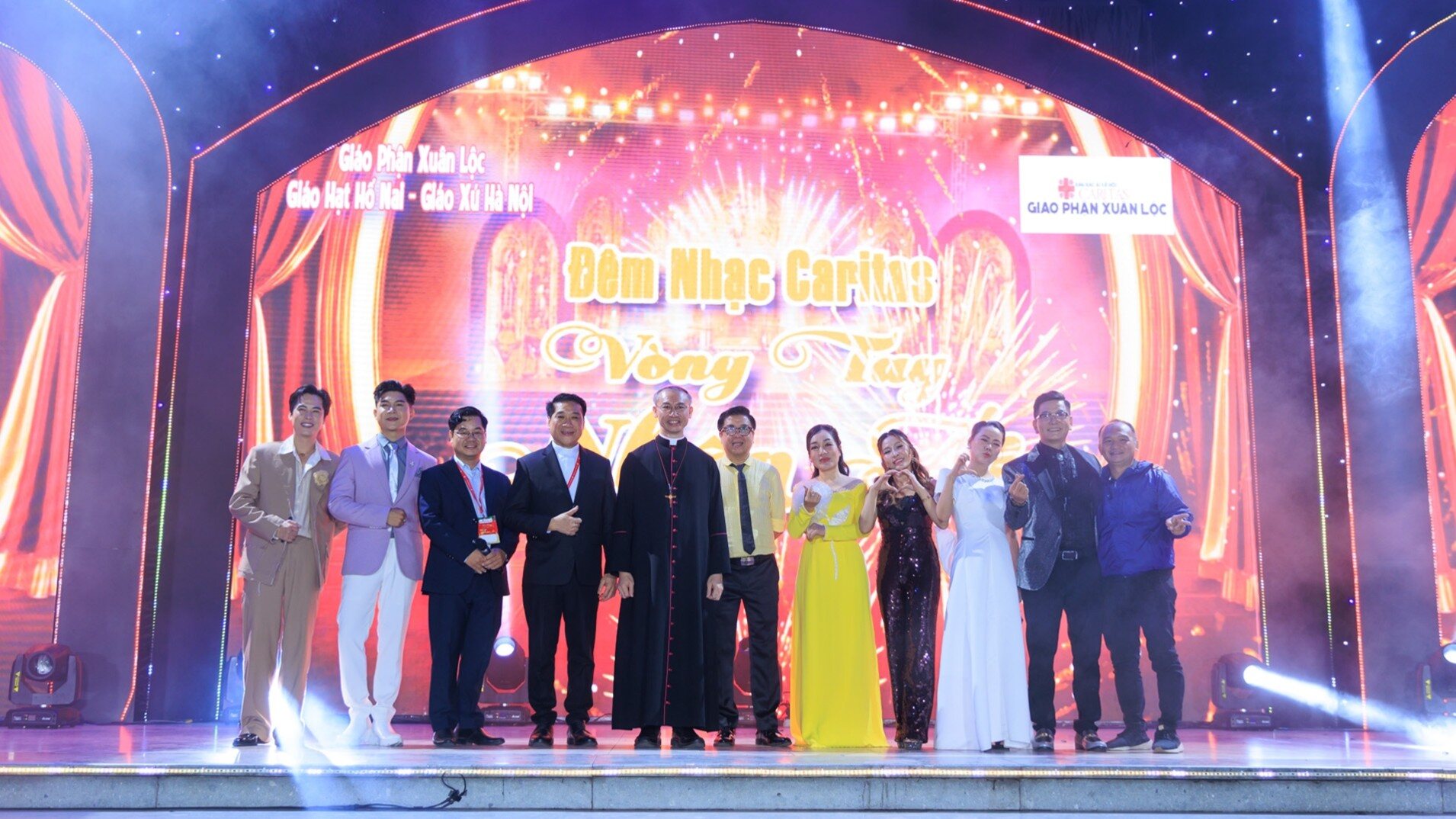 CHƯƠNG TRÌNH CA NHẠC “CARITAS – VÒNG TAY NHÂN ÁI” TẠI GIÁO XỨ HÀ NỘI